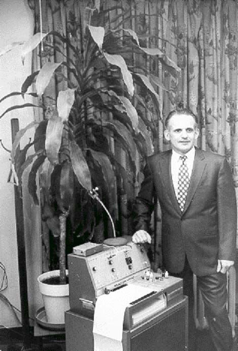 BACKSTER. CIA – Los infinitos nombres del diablo